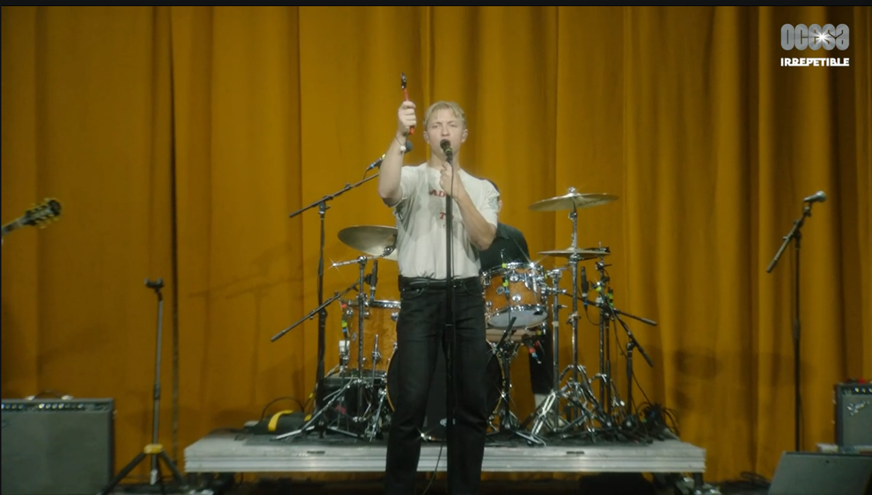 15-benee-supalonely-ft.-gus-dapperton-youtube-google-chrome-26_10_2020 ...